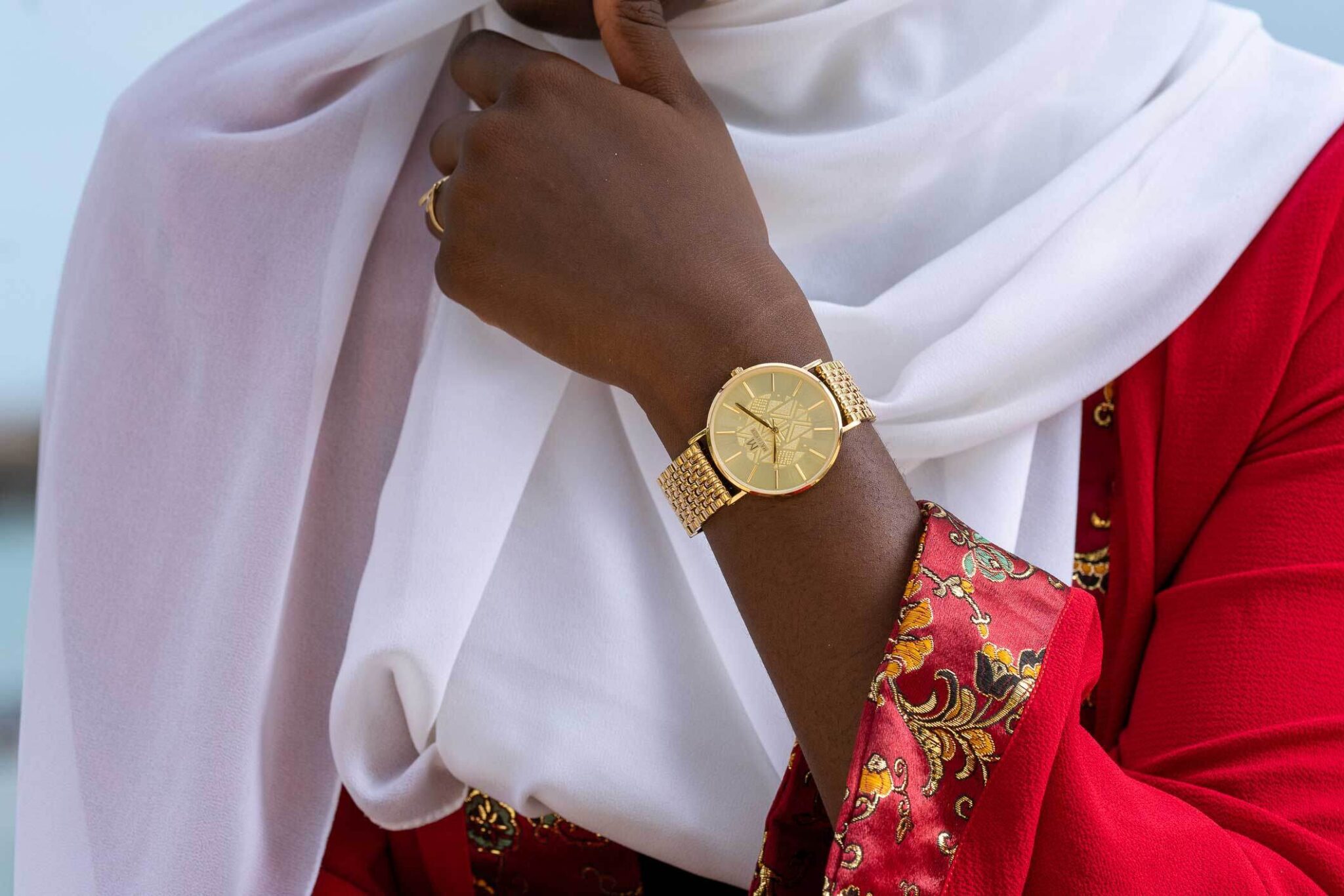 montre à dakar- accessoires de luxe - sénégalaise